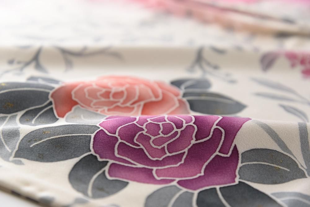 振袖 ピンク&白に薔薇 - からん::アンティーク着物・リサイクル 振袖 ピンク&白に薔薇 - からん::アンティーク着物・リサイクル