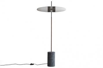 101 COPENHAGEN Bull Floor Lamp Oxidised :ワンオーワン 101 COPENHAGEN Bull Floor Lamp Oxidised :ワンオーワン