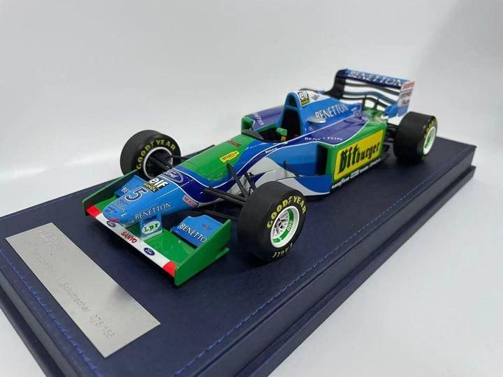 1/18 Benetton B194 from 1994 Michael Schumacher Leather Base 1/18 Benetton B194 from 1994 Michael Schumacher Leather Base