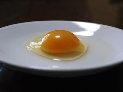 烏骨鶏の卵です。 はかなく 烏骨鶏の卵です。 はかなく